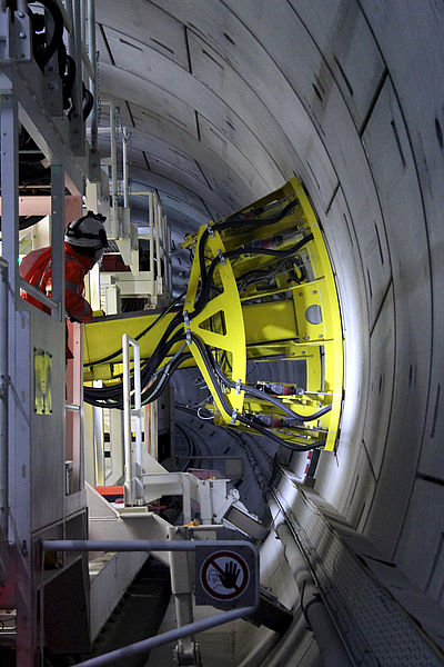 Drilling rig for Crossrail London - atphydraulik.ch